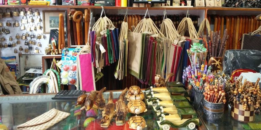 Explore Lakkar Bazaar: Shimla’s Iconic Market for Handmade Wooden ...